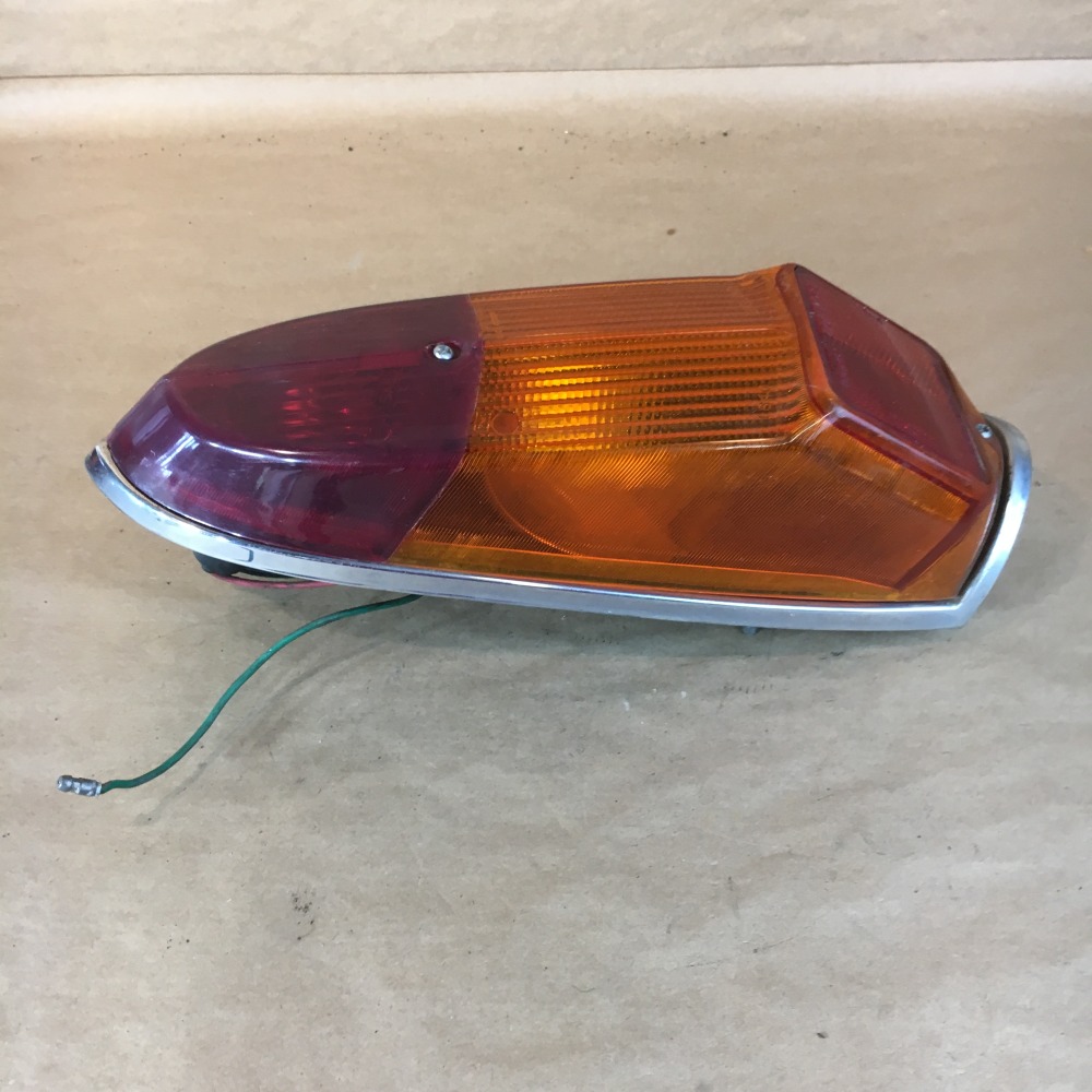 OEM 1970-1980 MG MGB Tail Light Assembly Lens Lamp 54580421 Lucas L840 ...