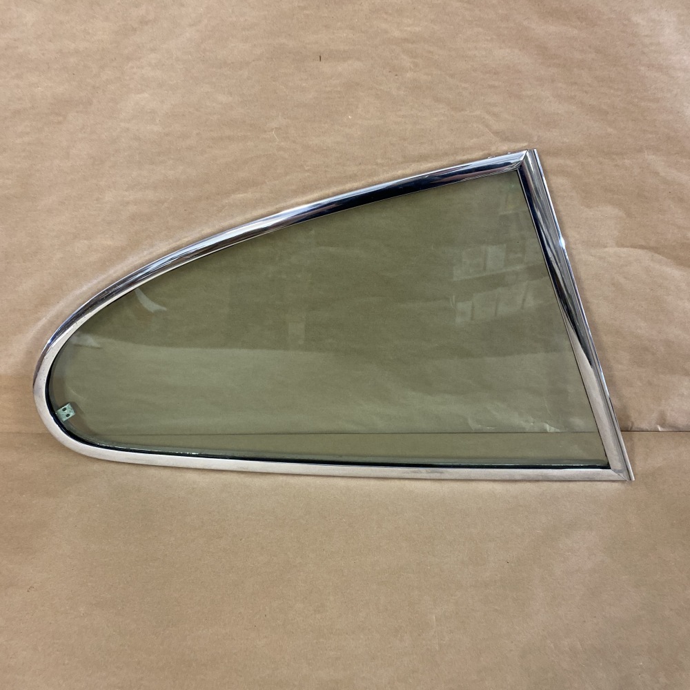 Original Jaguar XKE E-Type S3 2+2 RH Rear Quarter Window Triplex Sundym ...