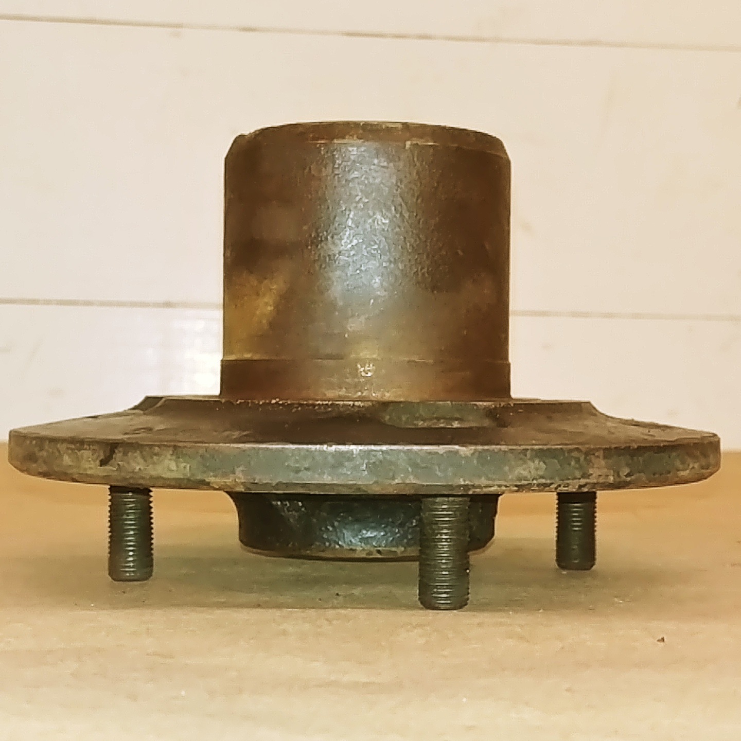 MG Midget Original Front Suspension Wheel Hub BTA385 OEM - For Sale ...