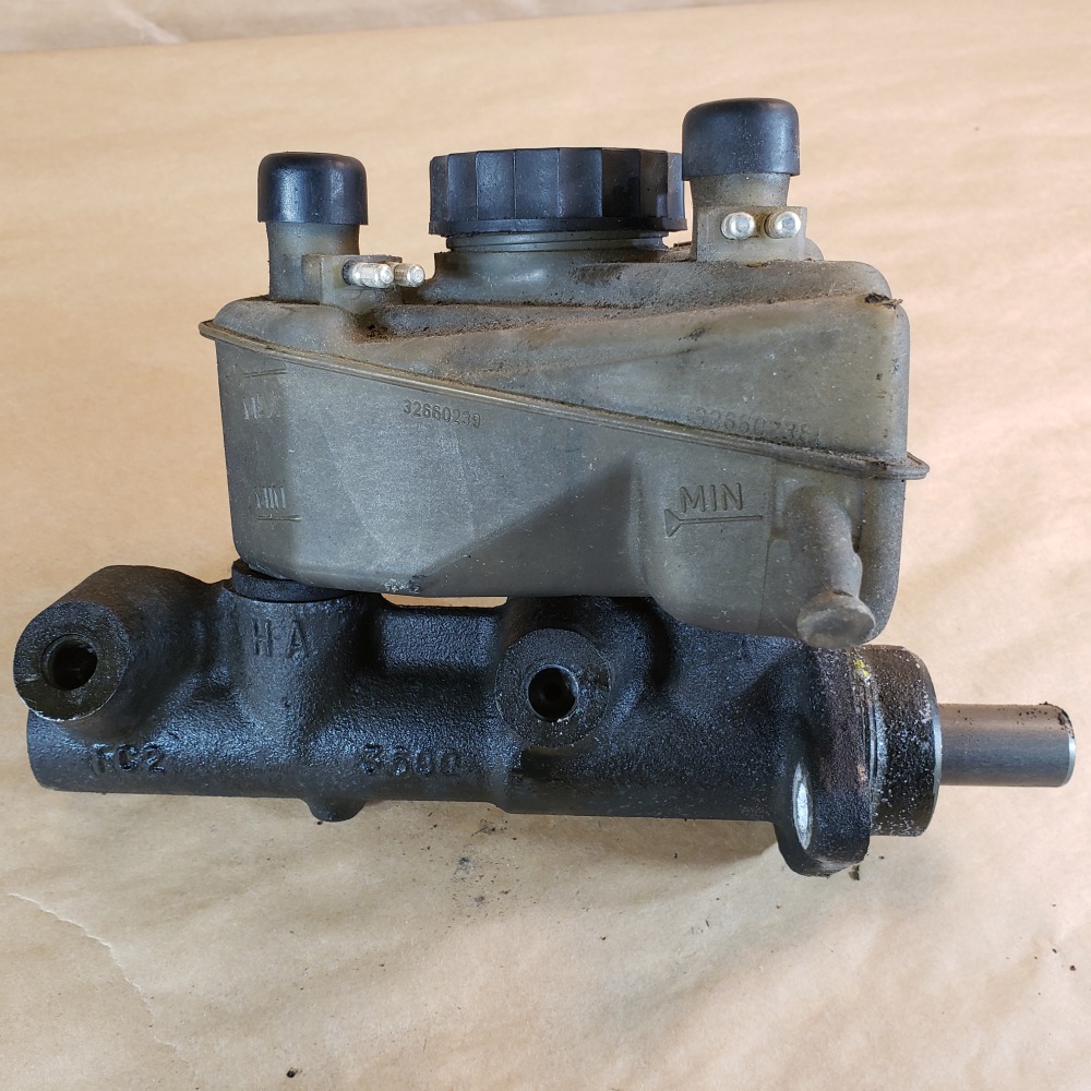 Mercedes Benz W123 300TD Original Brake Master Cylinder OEM - For Sale ...
