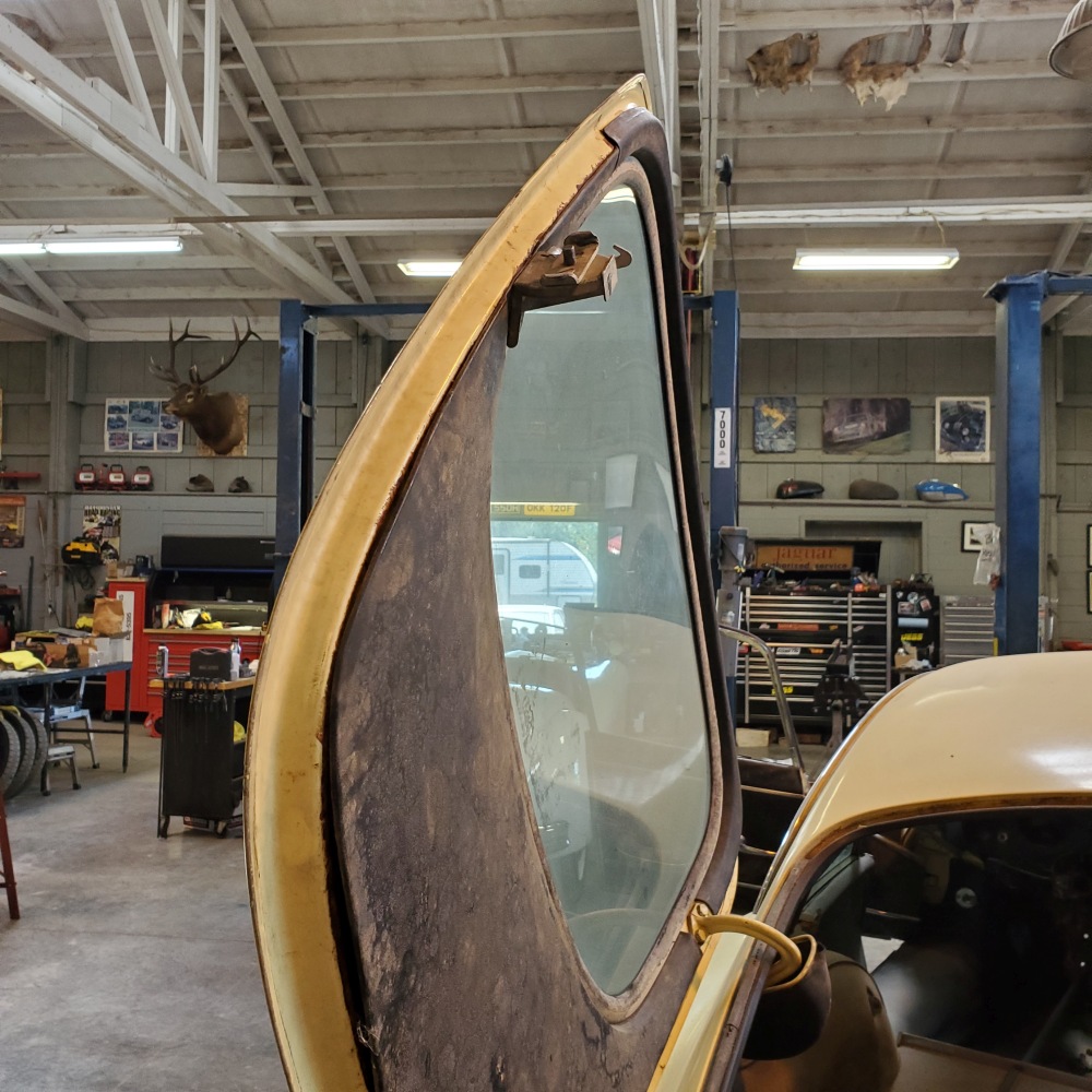 1967 Jaguar XKE E Type Shell Doors Hatch Glass Center Instrument Panel ...