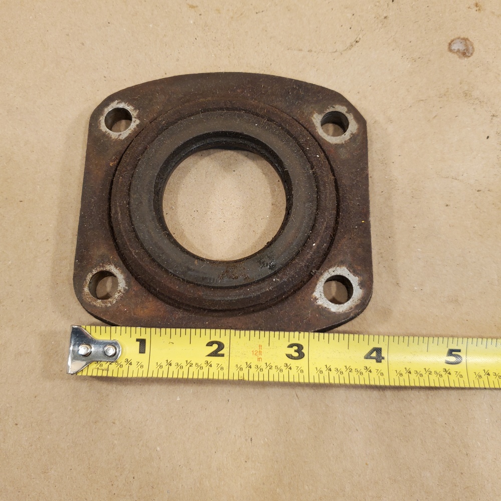 MG MGB REAR AXLE HUB BEARING CAP ASSEMBLY - For Sale, Seattle WA